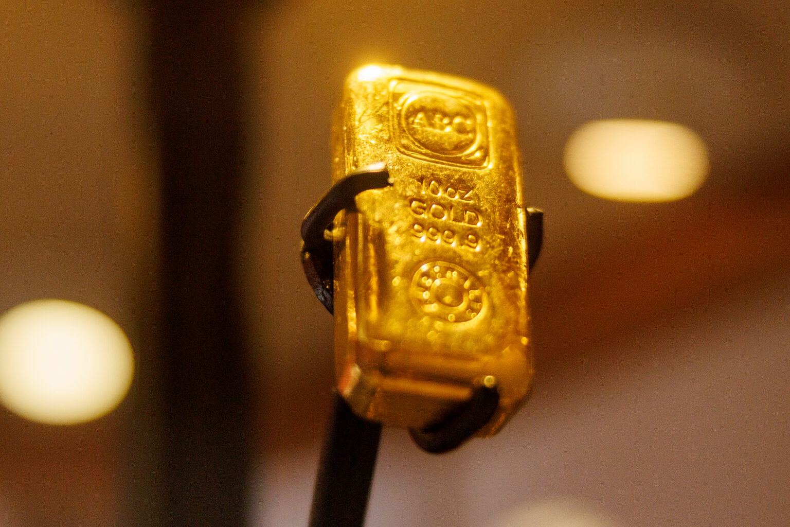 Gold bulls gut outlooks as Deutsche Bank follows Goldman’s cut - Moneyweb